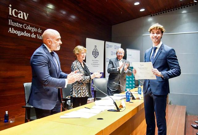 Miguel Estruch recibe el XXVI Premio de Estudios Jurídicos ...